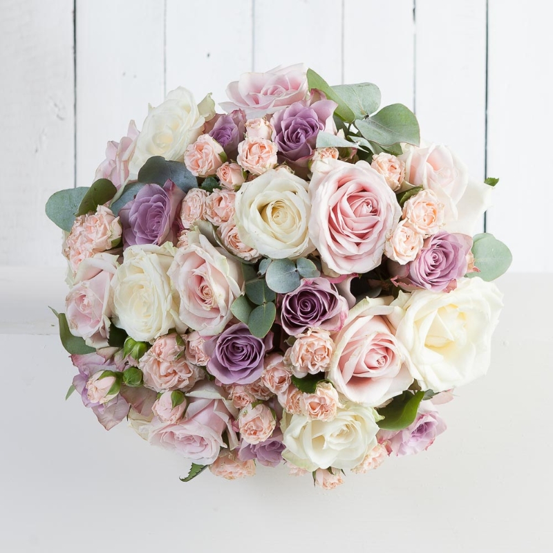 Luxury Vintage Rose Bouquet – buy online or call 01235 520346